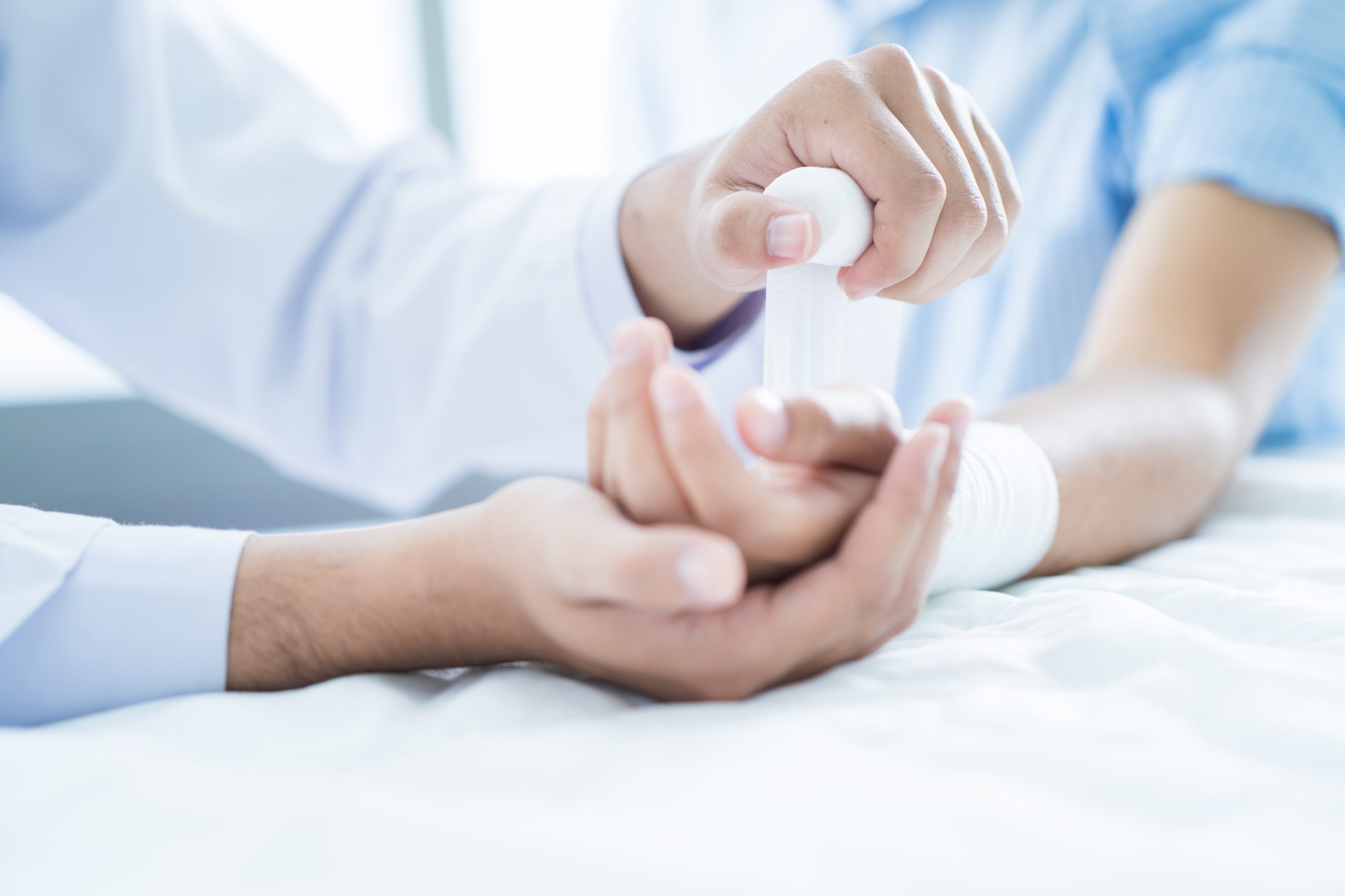 Abszess - Definition, Ursache, Diagnose, Behandlung - DocFinder ...